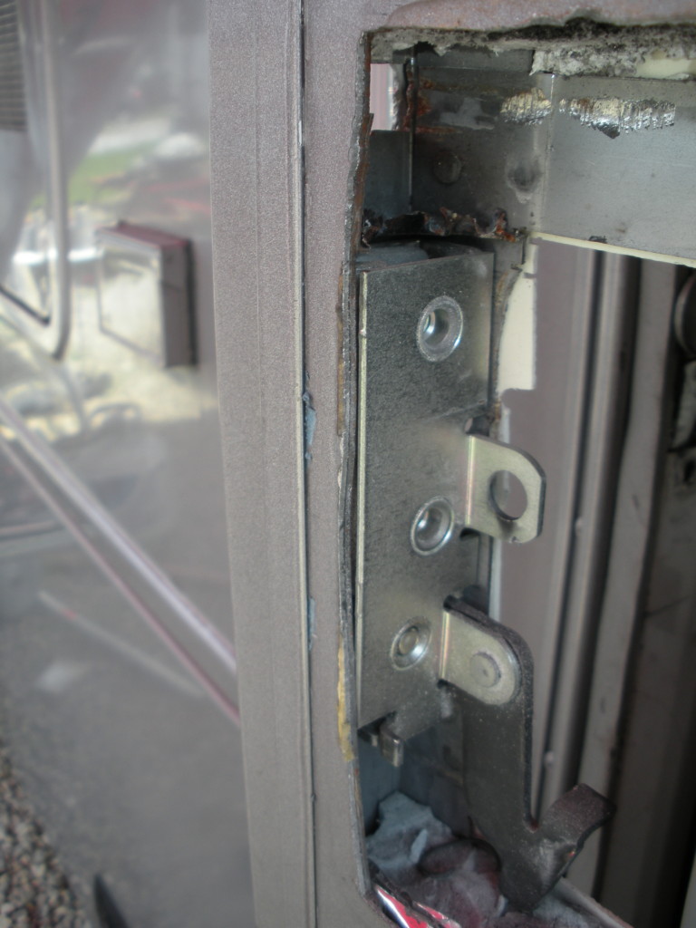 Door latches, part 2: Replacing an RV “trailer”-style door latch with ...