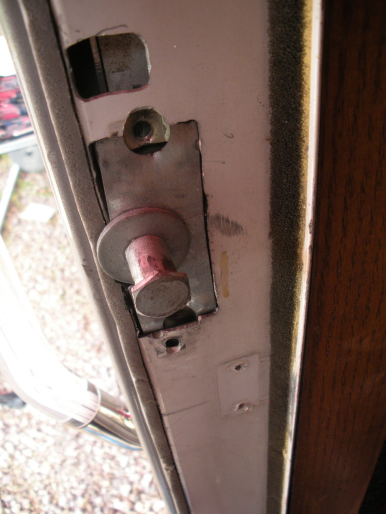 Door latches, part 2: Replacing an RV “trailer”-style door latch with ...