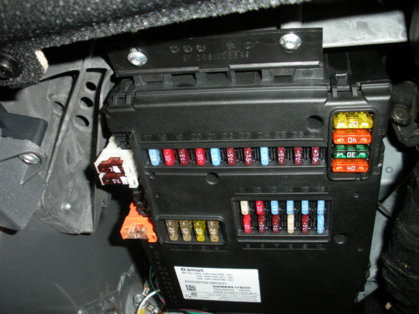 Wiring a US-spec Smart ForTwo (451) for Flat Towing - RV Nerds